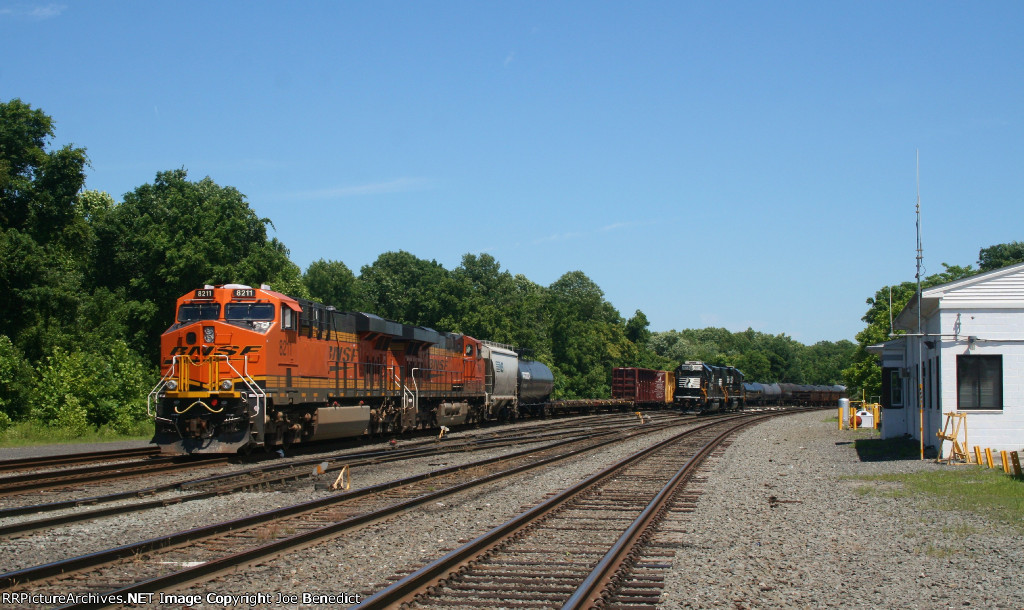 BNSF pair on NS 39G